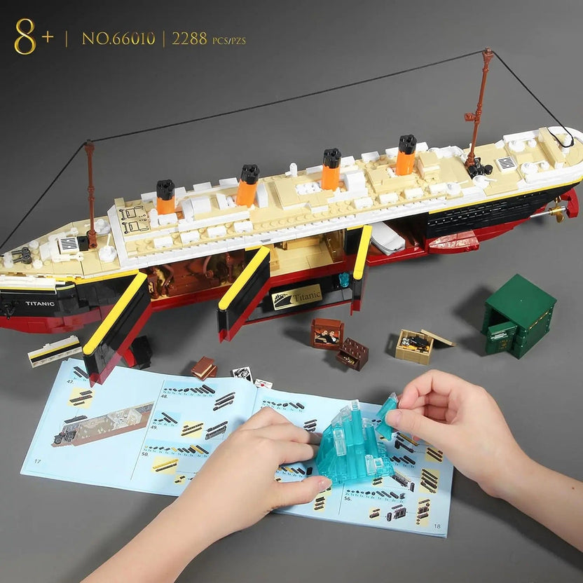 Titanic Building Blocks set